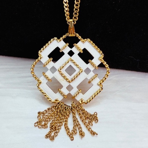 Jewelry | Vintage Avon Art Deco Cream White Goldtone 197s Pendant ...